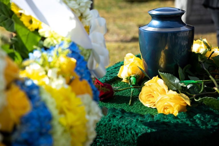 How to Arrange Direct Cremation Services From Out of State